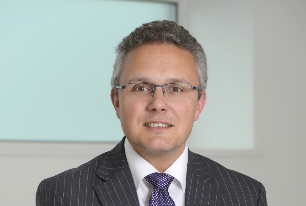 Santander UK posts Q1 profit, but expects house prices to fall 10% in ...