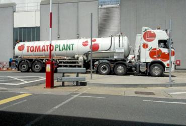 Articulated 3 Axle Articulated Tractor Unit - Plant Hire Guide