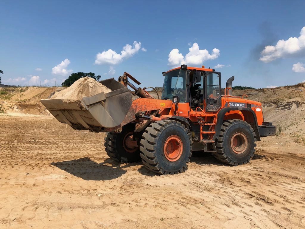Doosan DL300 Loader - Plant Hire Guide