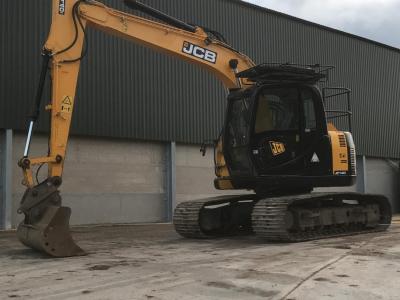 JCB JZ 140 Tracked Excavator - Plant Hire Guide